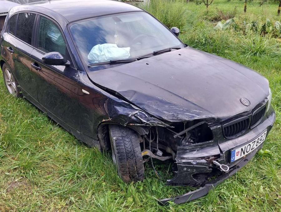 Black BMW 116 2005 in Vilnius, with an engine capacity of 1.60 L and mileage of 192 thousand km for 780 €, photo 3 on AUTOMOTO.COM.LV