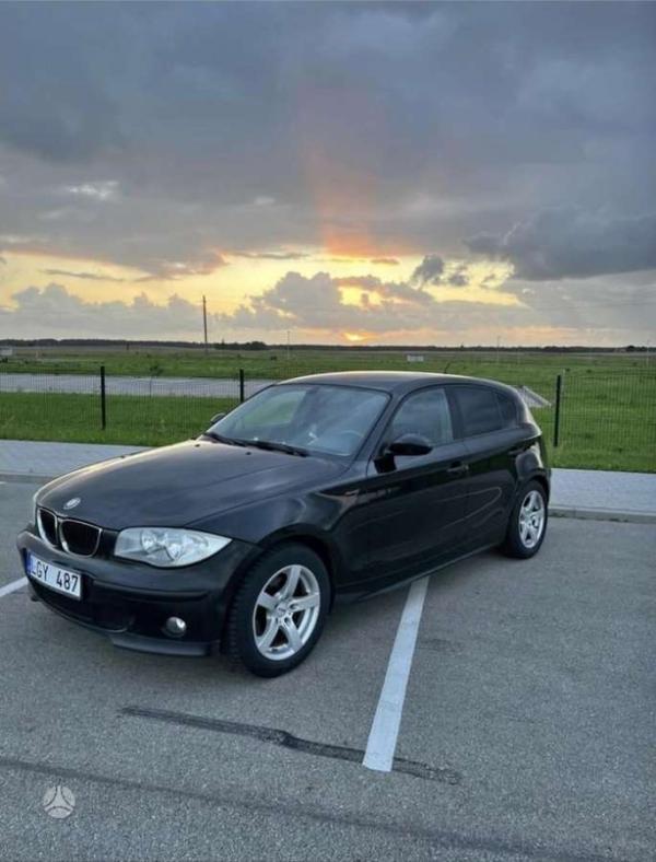 Black BMW 116 2005 in Kaunas, with an engine capacity of 1.60 L and mileage of 329 thousand km for 1815 €, photo 1 on AUTOMOTO.COM.LV