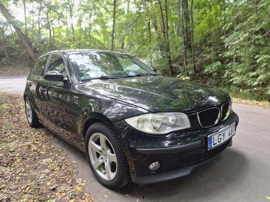 Black BMW 116 2005 in Kaunas, with an engine capacity of 1.60 L and mileage of 329 thousand km for 1815 €, photo 6 on AUTOMOTO.COM.LV