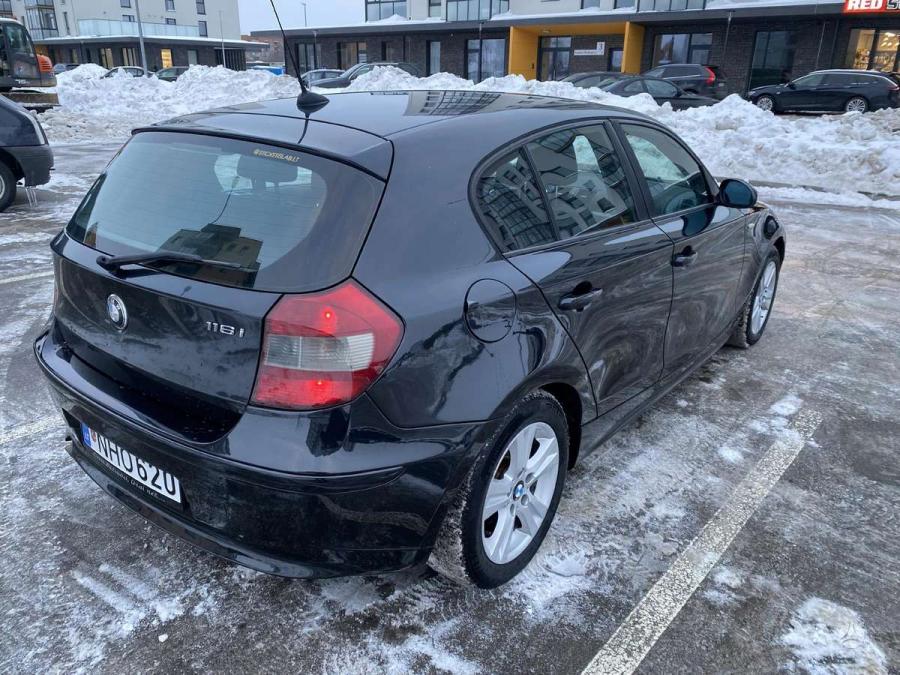 Black BMW 116 2006 in Klaipeda, with an engine capacity of 1.60 L and mileage of 288 thousand km for 3299 €, photo 3 on AUTOMOTO.COM.LV