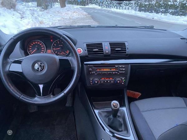 Black BMW 116 2006 in Klaipeda, with an engine capacity of 1.60 L and mileage of 288 thousand km for 3299 €, photo 9 on AUTOMOTO.COM.LV