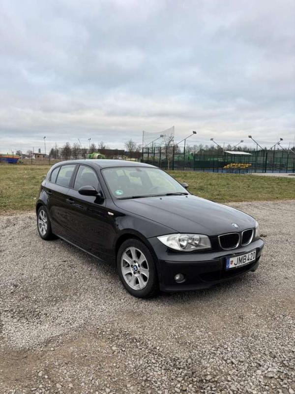 Black BMW 116 2007 in Siauliai, with an engine capacity of 1.60 L and mileage of 378 thousand km for 2900 €, photo 3 on AUTOMOTO.COM.LV