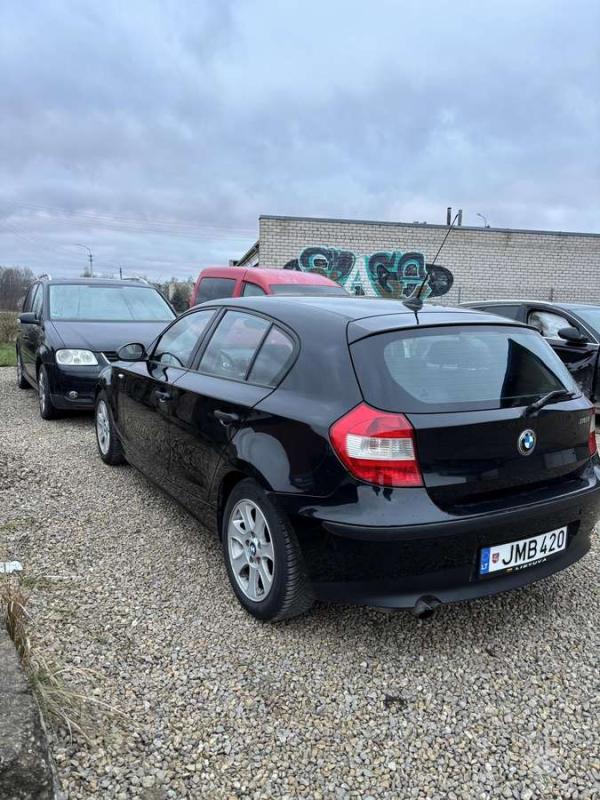 Black BMW 116 2007 in Siauliai, with an engine capacity of 1.60 L and mileage of 378 thousand km for 2900 €, photo 5 on AUTOMOTO.COM.LV