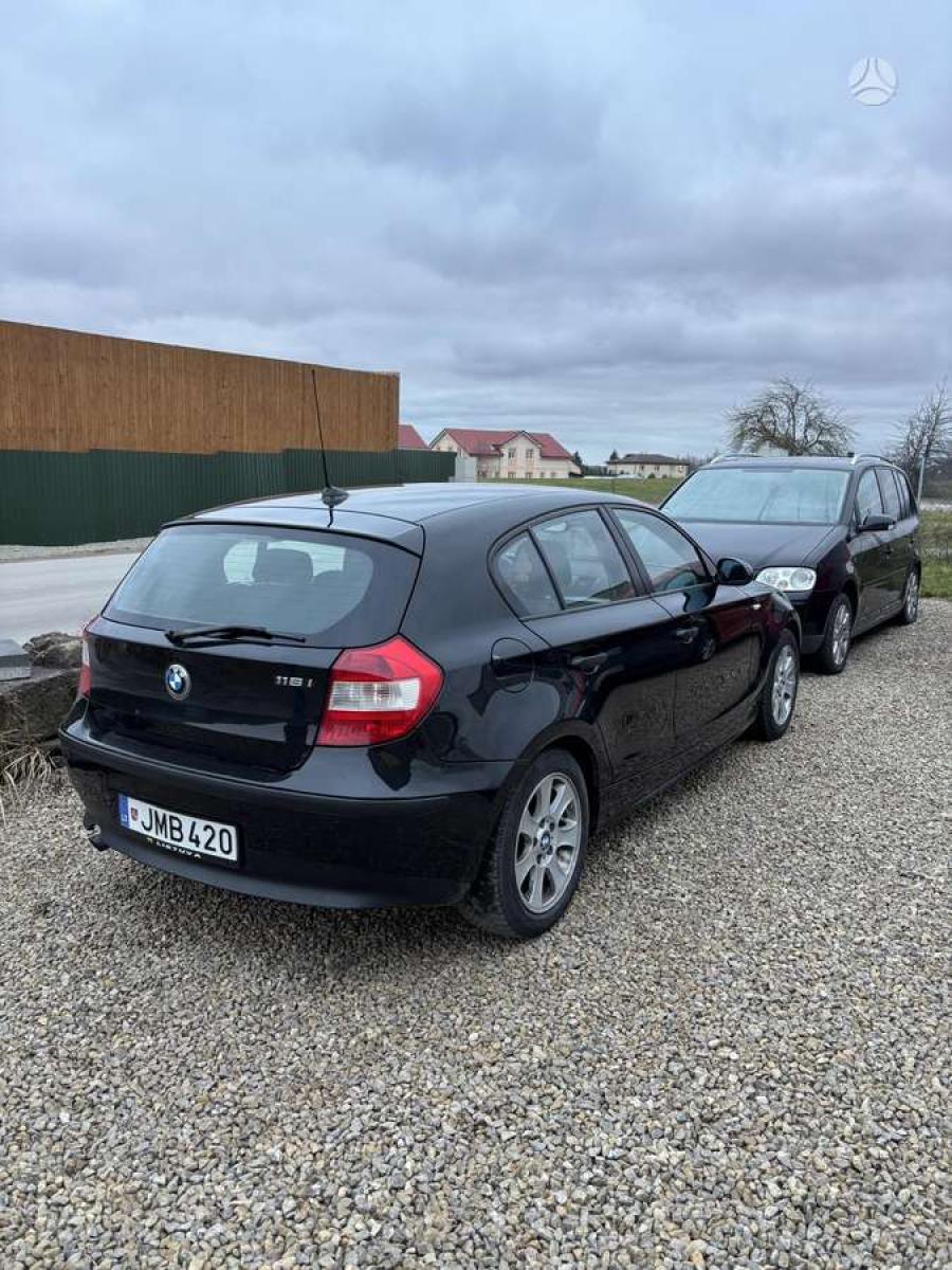 Black BMW 116 2007 in Siauliai, with an engine capacity of 1.60 L and mileage of 378 thousand km for 2900 €, photo 6 on AUTOMOTO.COM.LV