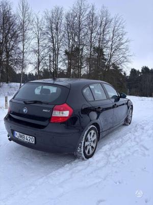 Black BMW 116 2007 in Siauliai, with an engine capacity of 1.60 L and mileage of 378 thousand km for 2900 €, photo 8 on AUTOMOTO.COM.LV