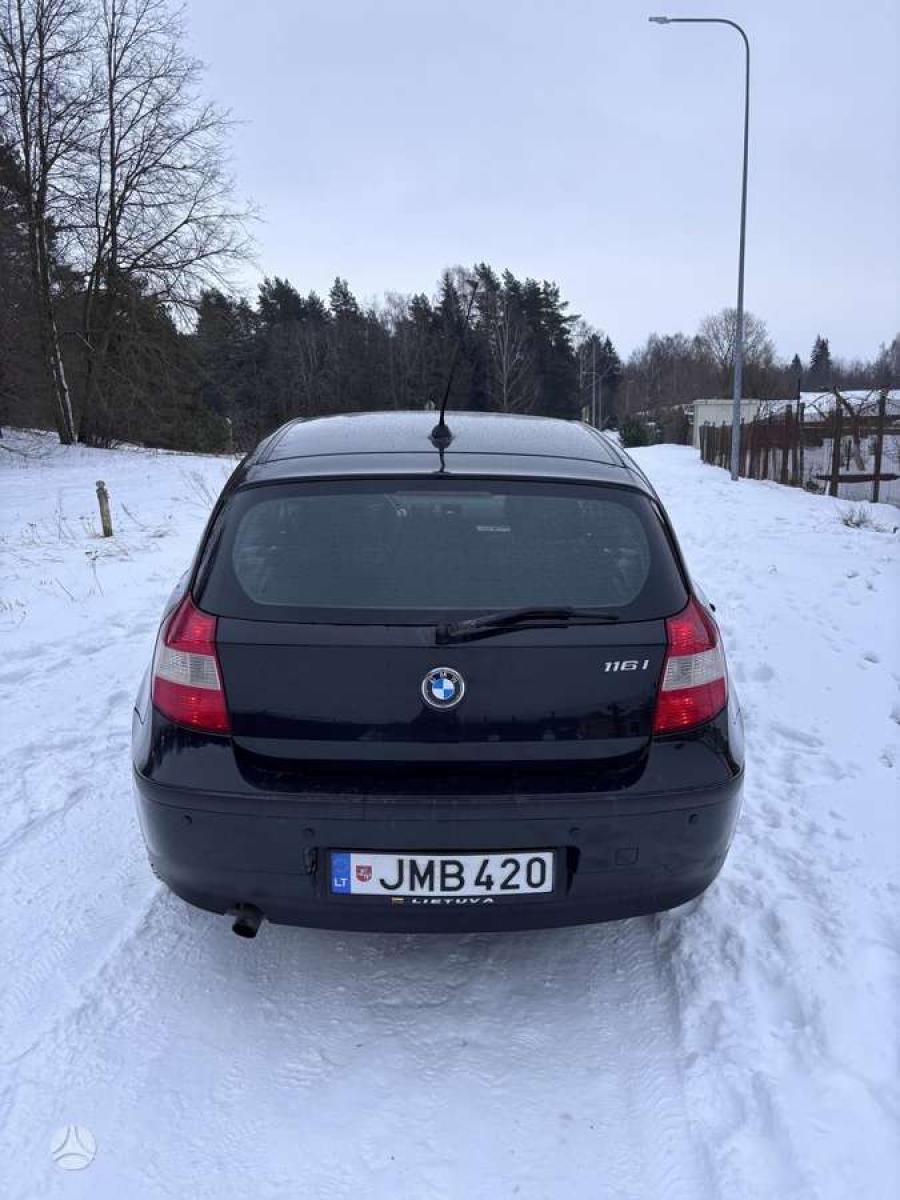 Black BMW 116 2007 in Siauliai, with an engine capacity of 1.60 L and mileage of 378 thousand km for 2900 €, photo 11 on AUTOMOTO.COM.LV