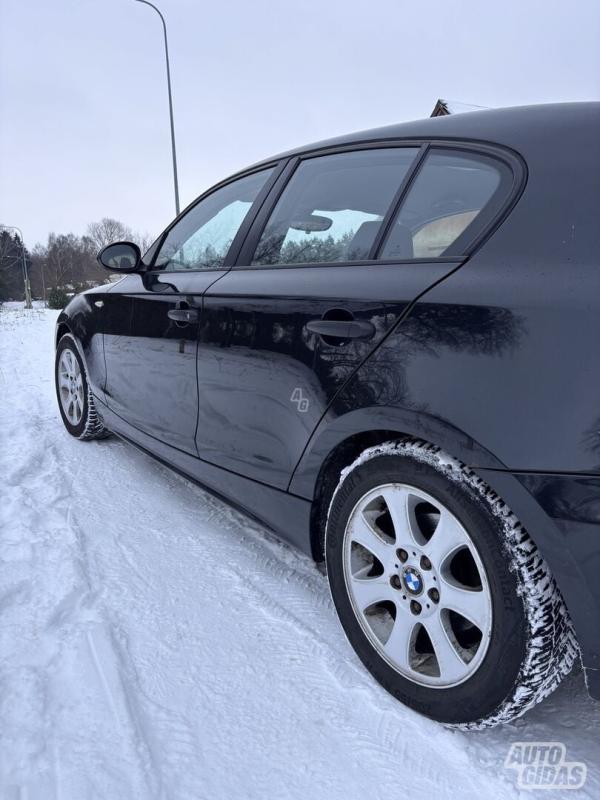 Black BMW 116 2007 in Siauliai, with an engine capacity of 1.60 L and mileage of 378 thousand km for 2900 €, photo 5 on AUTOMOTO.COM.LV