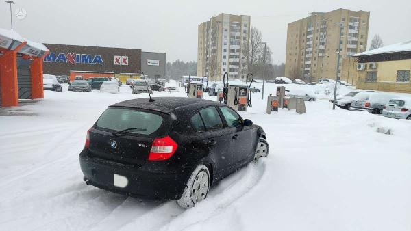 Black BMW 116 2007 in Vilnius, with an engine capacity of 1.60 L and mileage of 250 thousand km for 1499 €, photo 5 on AUTOMOTO.COM.LV
