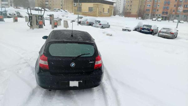 Black BMW 116 2007 in Vilnius, with an engine capacity of 1.60 L and mileage of 250 thousand km for 1499 €, photo 6 on AUTOMOTO.COM.LV