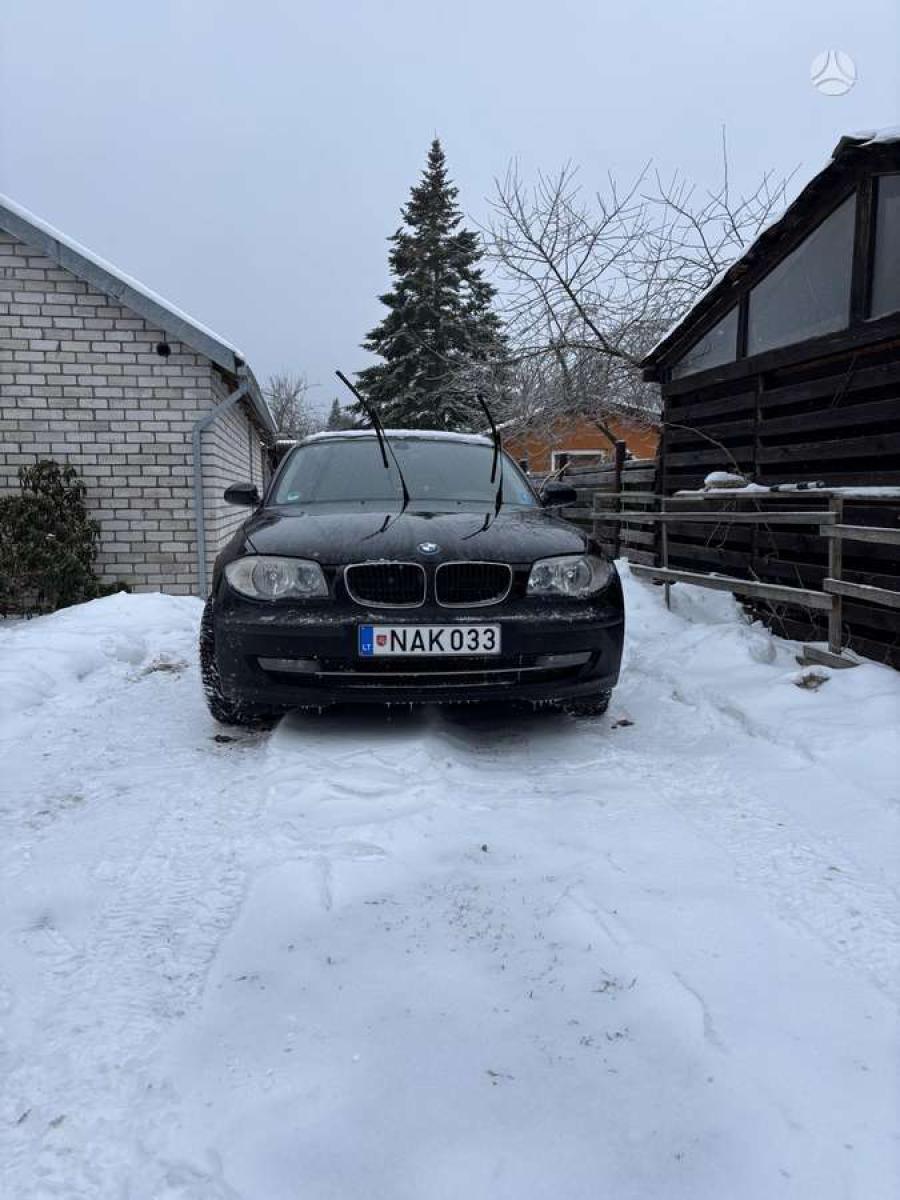 Black BMW 116 2007 in Kaunas, with an engine capacity of 1.60 L and mileage of 227 thousand km for 2100 €, photo 1 on AUTOMOTO.COM.LV