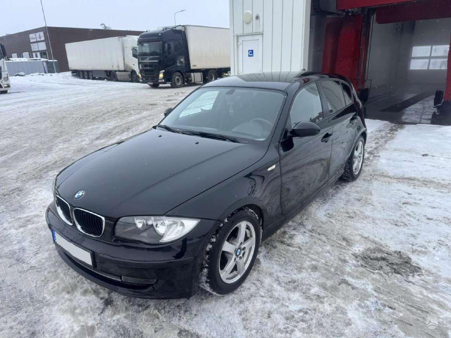 Melns BMW 116 2007 Kauņa, ar dzinēja tilpumu 1.60 L un nobraukumu 246 tūkst. km par 2150 €, foto 1 vietnē AUTOMOTO.COM.LV