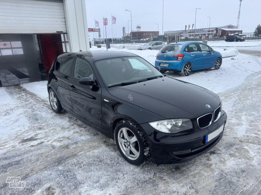 Melns BMW 116 2007 Kauņa, ar dzinēja tilpumu 2.00 L un nobraukumu 240 tūkst. km par 2150 €, foto 2 vietnē AUTOMOTO.COM.LV