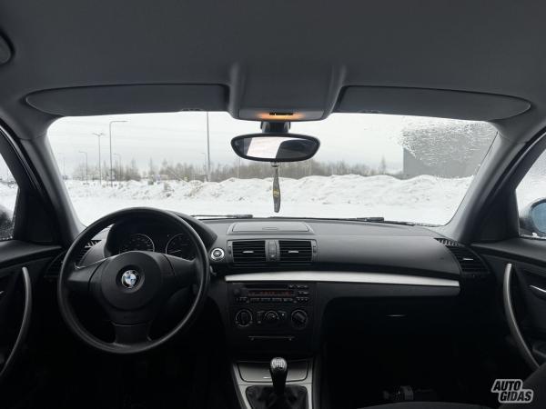 Black BMW 116 2007 in Kaunas, with an engine capacity of 2.00 L and mileage of 240 thousand km for 2150 €, photo 6 on AUTOMOTO.COM.LV