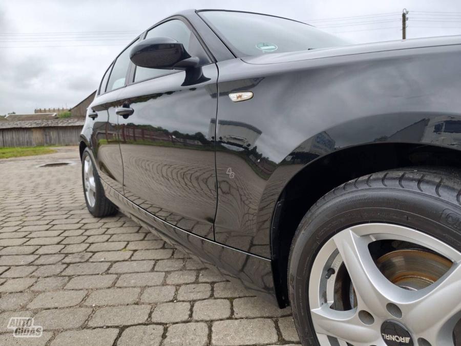 Black BMW 116 2007 in Marijampole, with an engine capacity of 1.60 L and mileage of 215 thousand km for 2650 €, photo 13 on AUTOMOTO.COM.LV