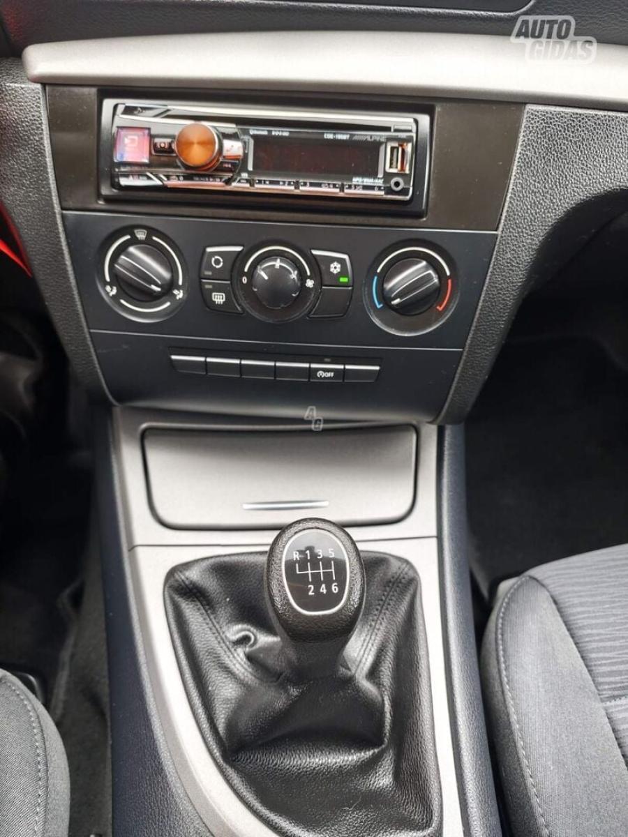 Black BMW 116 2007 in Marijampole, with an engine capacity of 1.60 L and mileage of 215 thousand km for 2650 €, photo 21 on AUTOMOTO.COM.LV