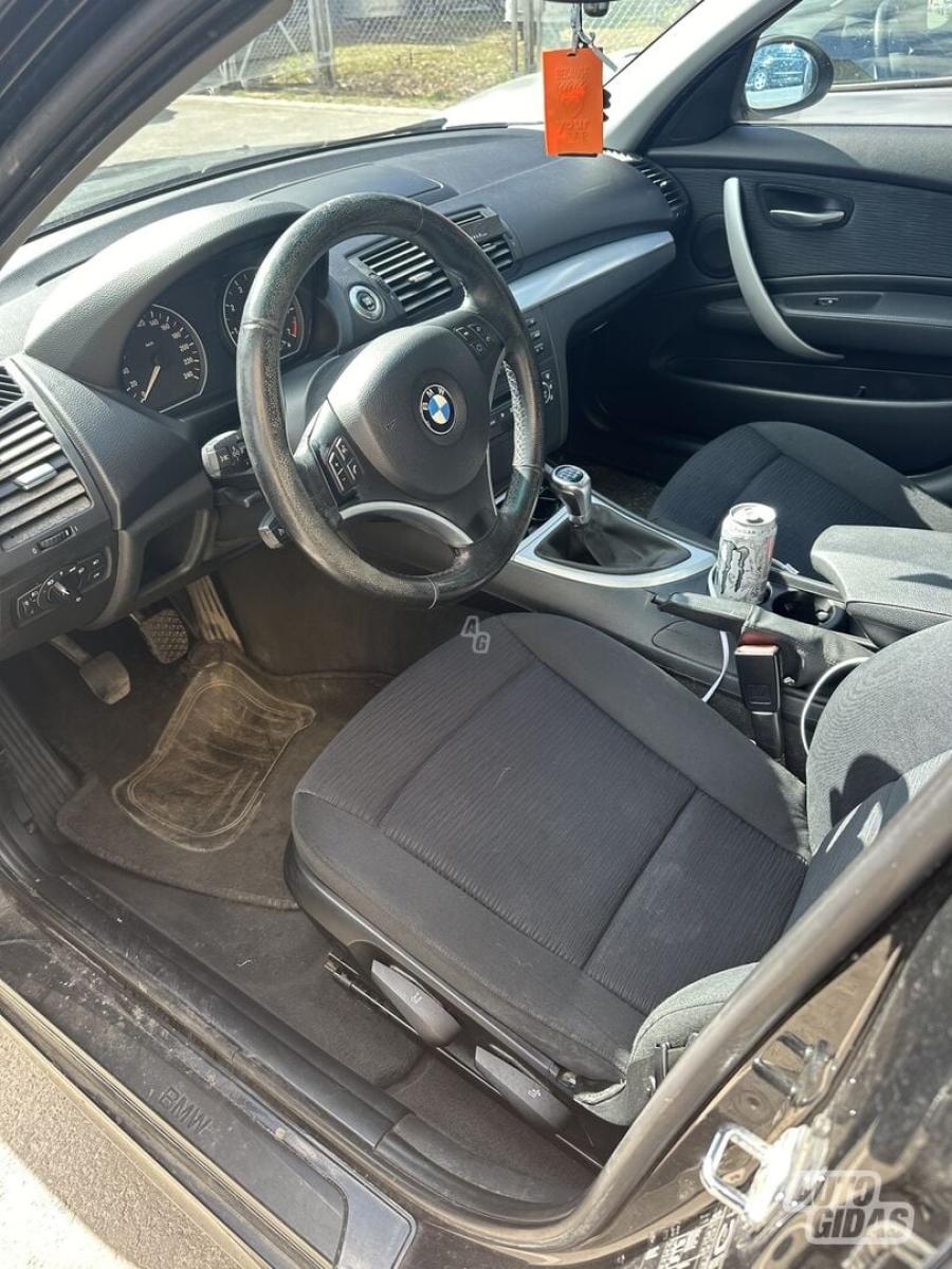 Melns BMW 116 2007 Mažeikiai, ar dzinēja tilpumu 1.60 L un nobraukumu 288 tūkst. km par 1700 €, foto 4 vietnē AUTOMOTO.COM.LV
