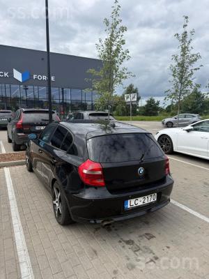 Melns BMW 116 2007 Rīga, ar dzinēja tilpumu 1.60 L un nobraukumu 178 tūkst. km par 2975 €, foto  vietnē AUTOMOTO.COM.LV