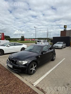 Black BMW 116 2007 in Riga, with an engine capacity of 1.60 L and mileage of 178 thousand km for 2975 €, photo 5 on AUTOMOTO.COM.LV