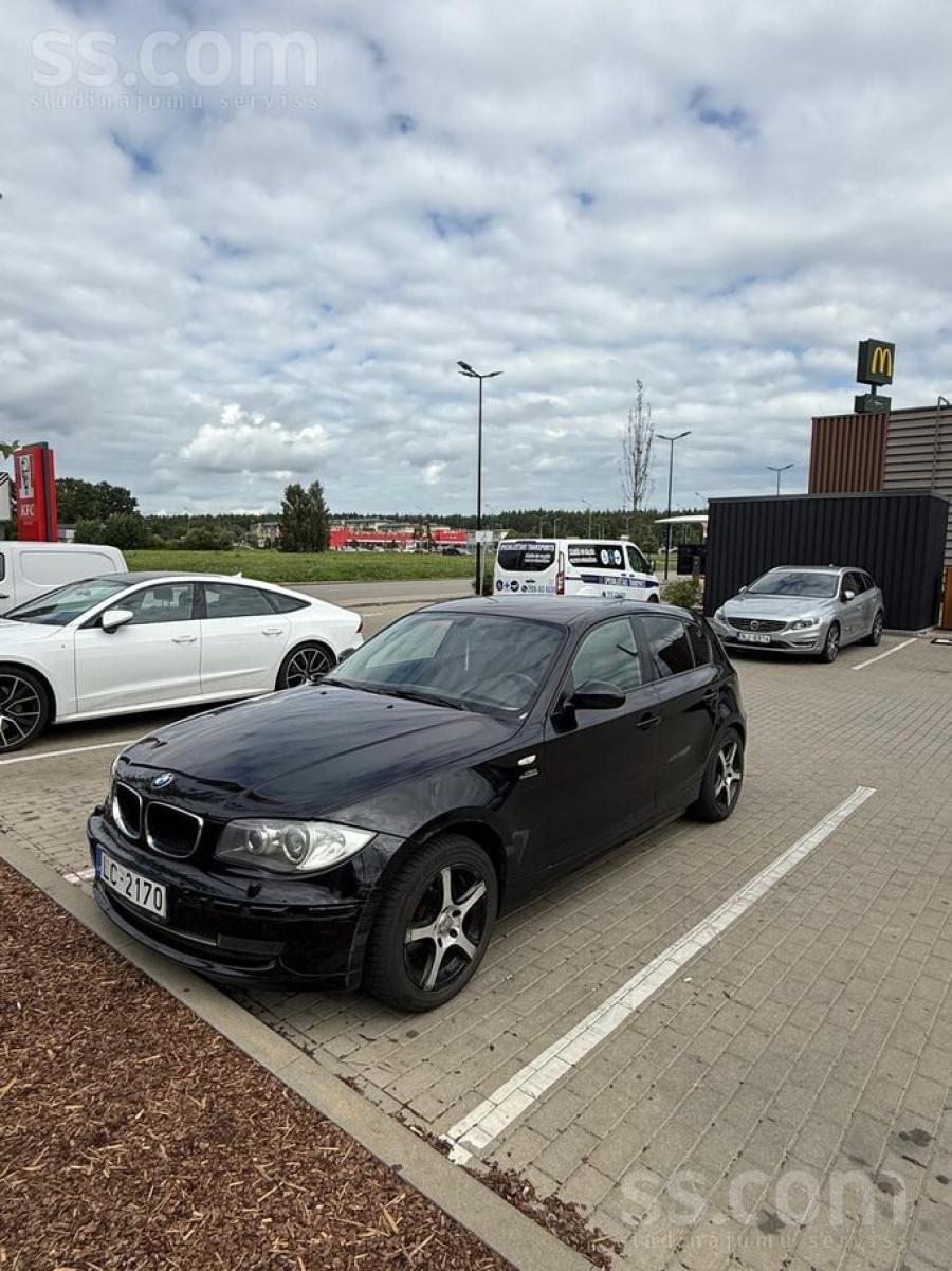 Black BMW 116 2007 in Riga, with an engine capacity of 1.60 L and mileage of 178 thousand km for 2975 €, photo 5 on AUTOMOTO.COM.LV