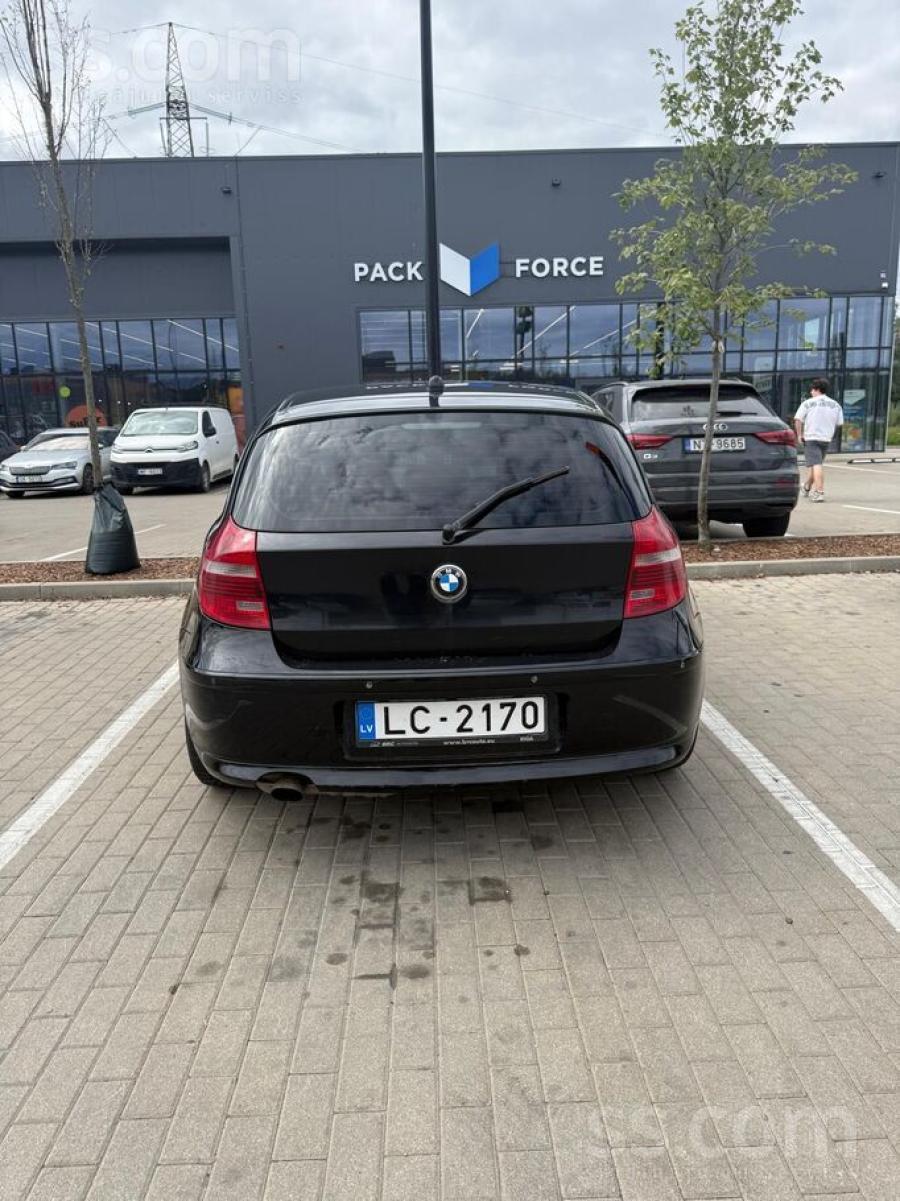 Black BMW 116 2007 in Riga, with an engine capacity of 1.60 L and mileage of 178 thousand km for 2975 €, photo 7 on AUTOMOTO.COM.LV