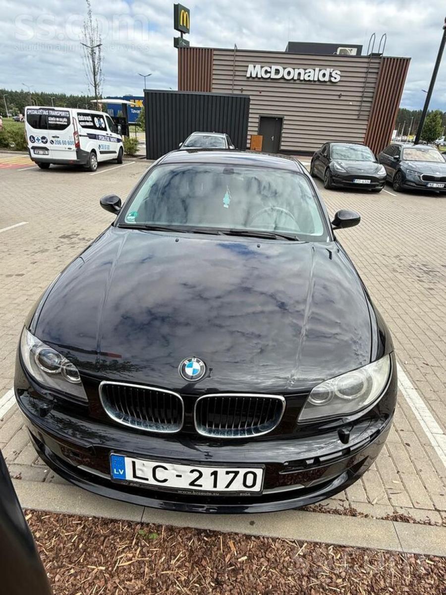 Black BMW 116 2007 in Riga, with an engine capacity of 1.60 L and mileage of 178 thousand km for 2975 €, photo 9 on AUTOMOTO.COM.LV