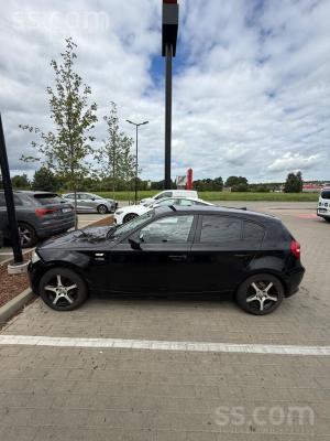 Black BMW 116 2007 in Riga, with an engine capacity of 1.60 L and mileage of 178 thousand km for 2975 €, photo 10 on AUTOMOTO.COM.LV