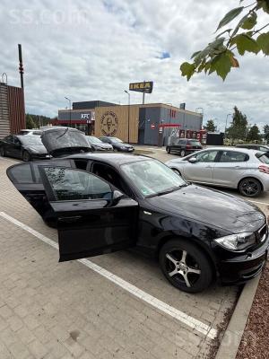 Black BMW 116 2007 in Riga, with an engine capacity of 1.60 L and mileage of 178 thousand km for 2975 €, photo 16 on AUTOMOTO.COM.LV