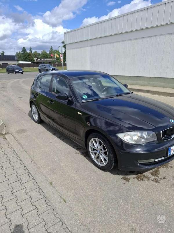 BMW 116 2007 Panevēža vietnē Melns BMW 116 2007 Panevēža, ar dzinēja tilpumu 1.60 L un nobraukumu 275 tūkst. km par 1950 €, foto 1 vietnē AUTOMOTO.COM.LV