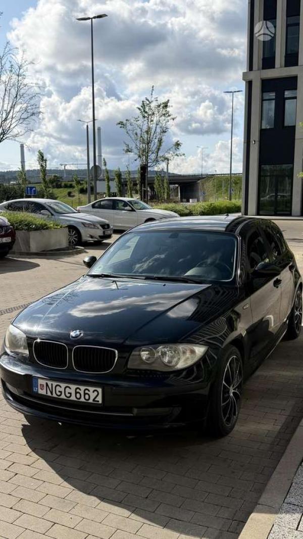 BMW 116 2007 Viļņa vietnē Melns BMW 116 2007 Viļņa, ar dzinēja tilpumu 1.60 L un nobraukumu 205 tūkst. km par 2000 €, foto 3 vietnē AUTOMOTO.COM.LV