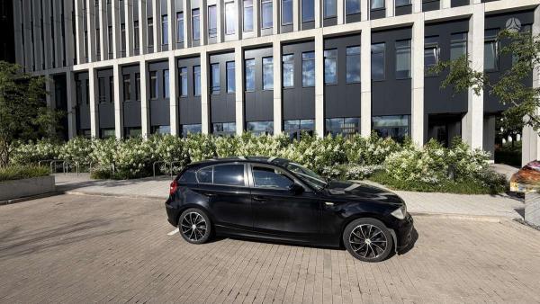 BMW 116 2007 Viļņa vietnē Melns BMW 116 2007 Viļņa, ar dzinēja tilpumu 1.60 L un nobraukumu 205 tūkst. km par 2000 €, foto 7 vietnē AUTOMOTO.COM.LV
