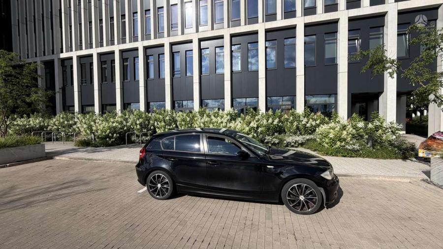 Black BMW 116 2007 in Vilnius, with an engine capacity of 1.60 L and mileage of 205 thousand km for 2000 €, photo 7 on AUTOMOTO.COM.LV