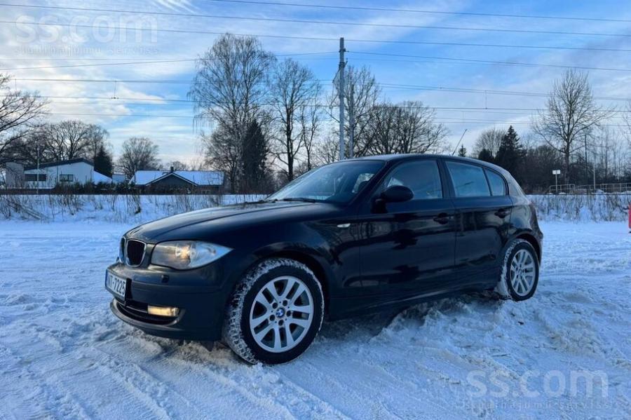 Black BMW 116 2008 in Riga, with an engine capacity of 1.60 L and mileage of 300 thousand km for 3550 €, photo 7 on AUTOMOTO.COM.LV
