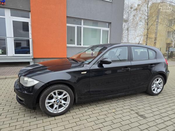 Melns BMW 116 2008 Kauņa, ar dzinēja tilpumu 1.60 L un nobraukumu 260 tūkst. km par 3200 €, foto 3 vietnē AUTOMOTO.COM.LV