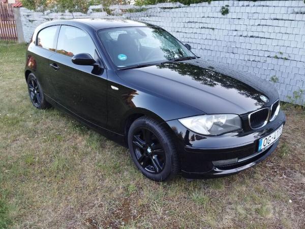 Black BMW 116 2008 in Bauska, with an engine capacity of 1.60 L and mileage of 235 thousand km for 3150 €, photo 1 on AUTOMOTO.COM.LV