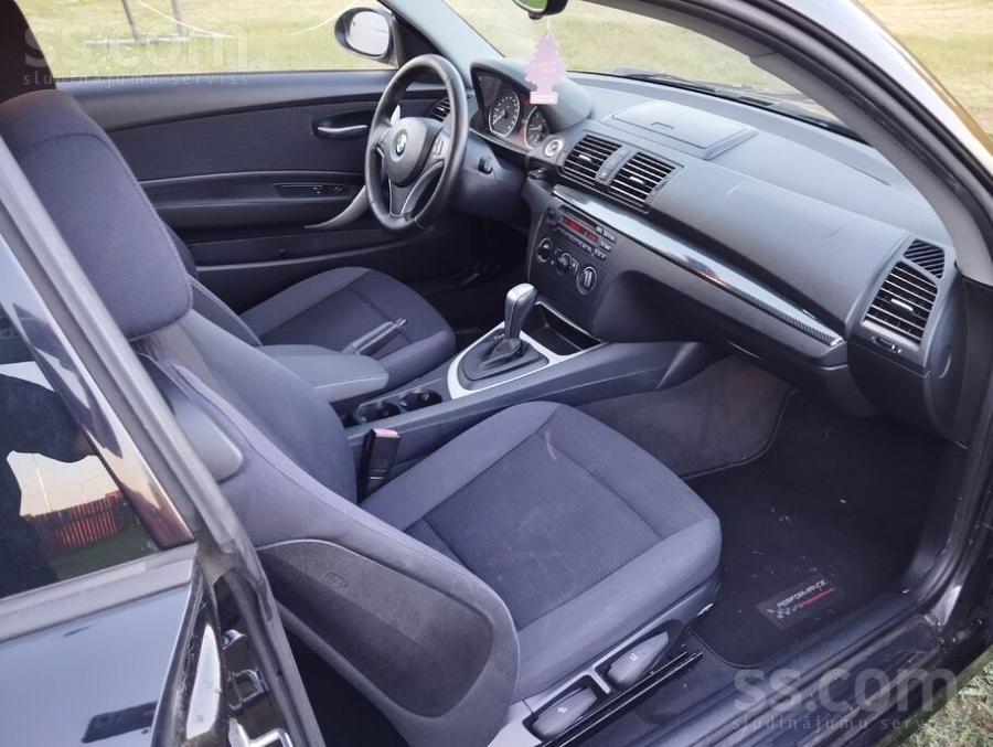 Melns BMW 116 2008 Bauska, ar dzinēja tilpumu 1.60 L un nobraukumu 235 tūkst. km par 3150 €, foto 14 vietnē AUTOMOTO.COM.LV