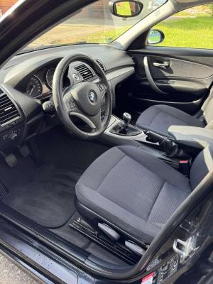Melns BMW 116 2008 Marijampole, ar dzinēja tilpumu 1.60 L un nobraukumu 230 tūkst. km par 2100 €, foto 9 vietnē AUTOMOTO.COM.LV