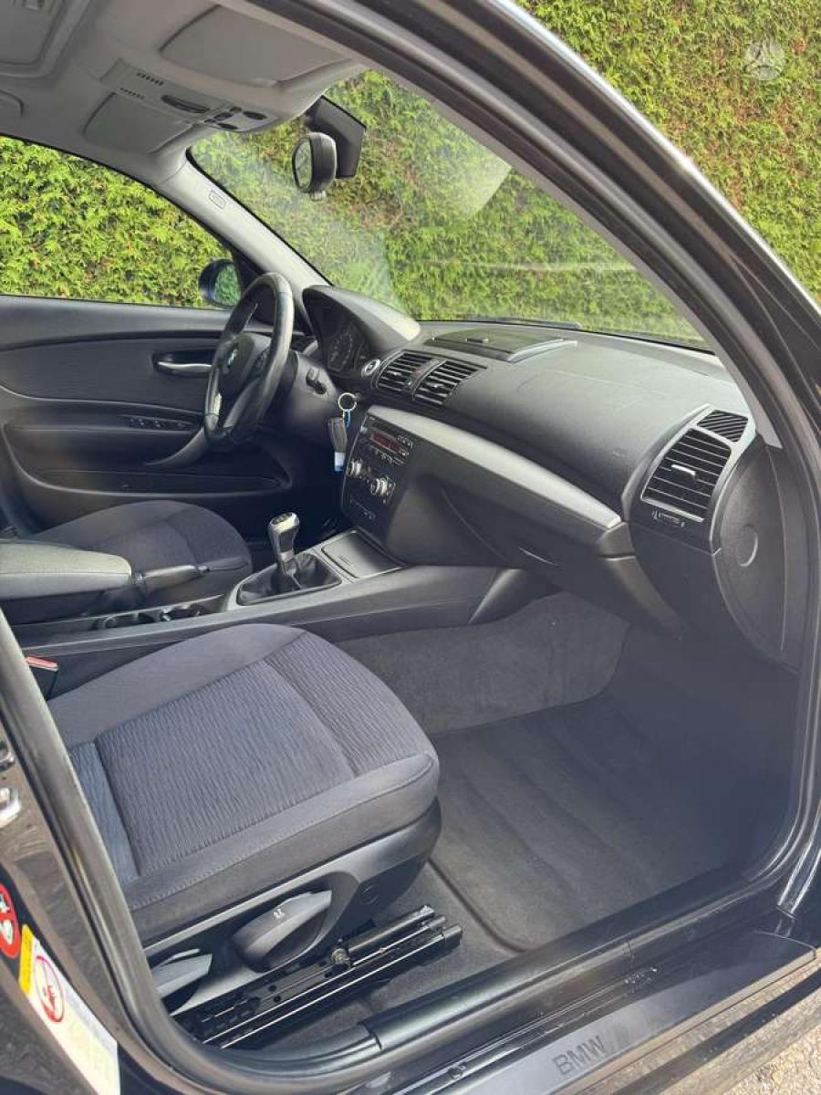 Melns BMW 116 2008 Marijampole, ar dzinēja tilpumu 1.60 L un nobraukumu 230 tūkst. km par 2100 €, foto 12 vietnē AUTOMOTO.COM.LV