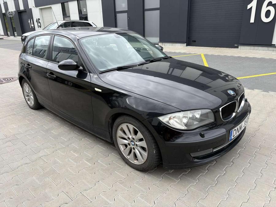 Melns BMW 116 2008 Viļņa, ar dzinēja tilpumu 1.60 L un nobraukumu 123 tūkst. km par 1900 €, foto 4 vietnē AUTOMOTO.COM.LV