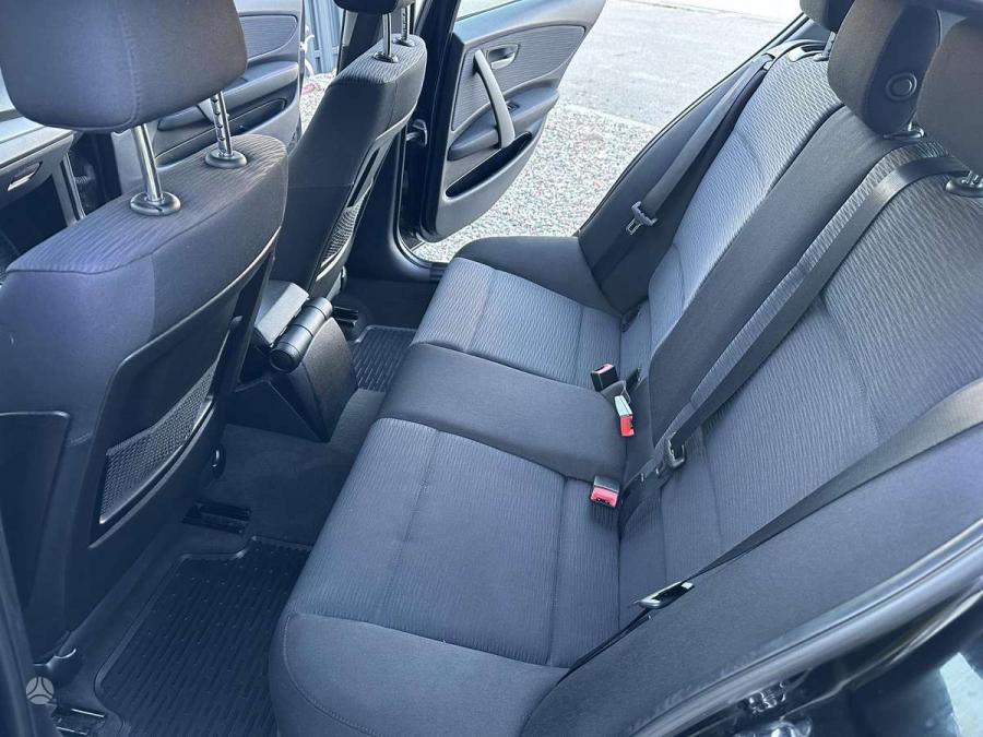 Black BMW 116 2008 in Klaipeda, with an engine capacity of 1.60 L and mileage of 215 thousand km for 1600 €, photo 7 on AUTOMOTO.COM.LV