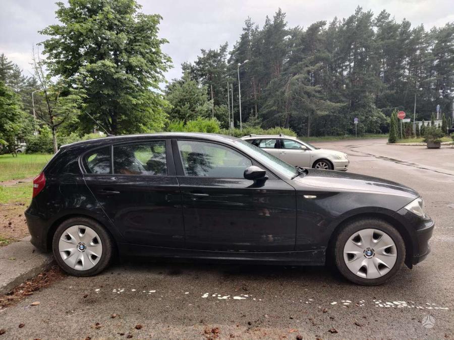 Black BMW 116 2008 in Vilnius, with an engine capacity of 1.60 L and mileage of 219 thousand km for 2700 €, photo 3 on AUTOMOTO.COM.LV