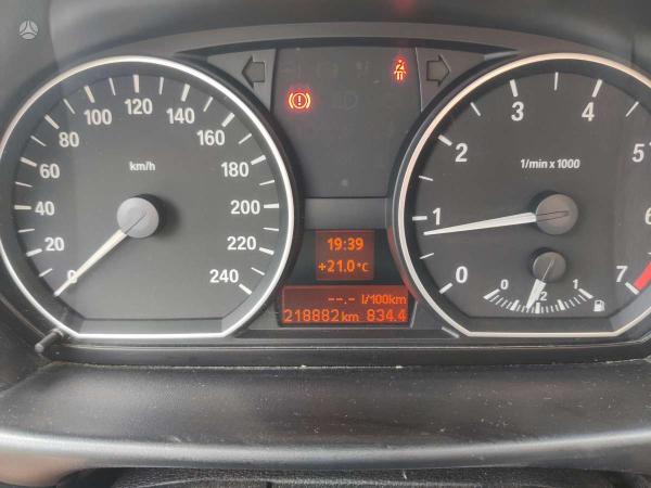 Black BMW 116 2008 in Vilnius, with an engine capacity of 1.60 L and mileage of 219 thousand km for 2700 €, photo 7 on AUTOMOTO.COM.LV