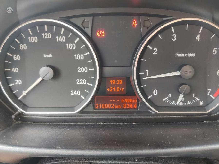 Black BMW 116 2008 in Vilnius, with an engine capacity of 1.60 L and mileage of 219 thousand km for 2700 €, photo 7 on AUTOMOTO.COM.LV