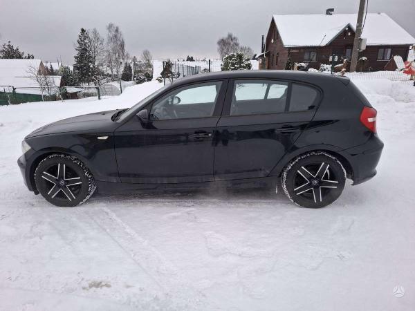Black BMW 116 2009 in Rokiskis, with an engine capacity of 1.60 L and mileage of 230 thousand km for 1900 €, photo 3 on AUTOMOTO.COM.LV