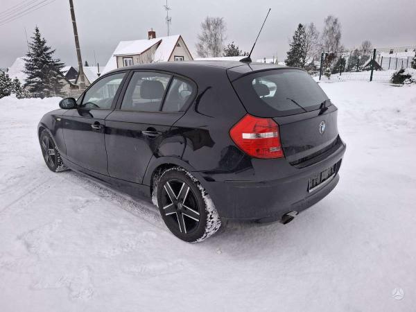 Black BMW 116 2009 in Rokiskis, with an engine capacity of 1.60 L and mileage of 230 thousand km for 1900 €, photo 4 on AUTOMOTO.COM.LV