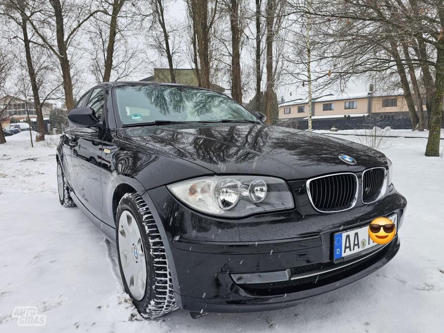 Black BMW 116 2009 in Kaunas, with an engine capacity of 2.00 L and mileage of 209 thousand km for 3650 €, photo 2 on AUTOMOTO.COM.LV