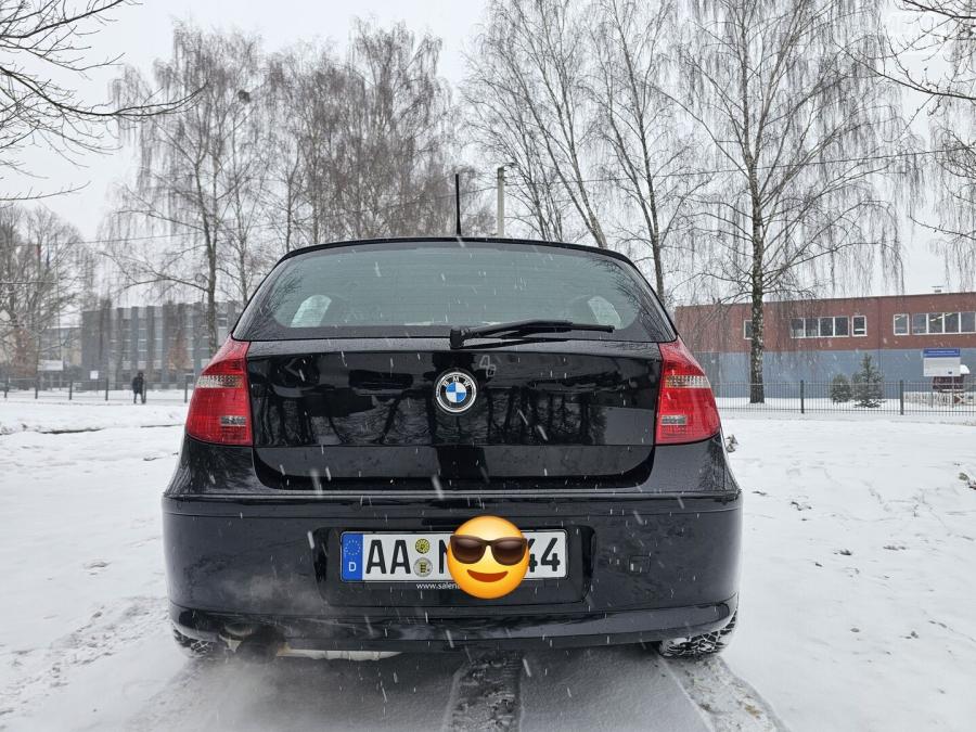 Black BMW 116 2009 in Kaunas, with an engine capacity of 2.00 L and mileage of 209 thousand km for 3650 €, photo 5 on AUTOMOTO.COM.LV