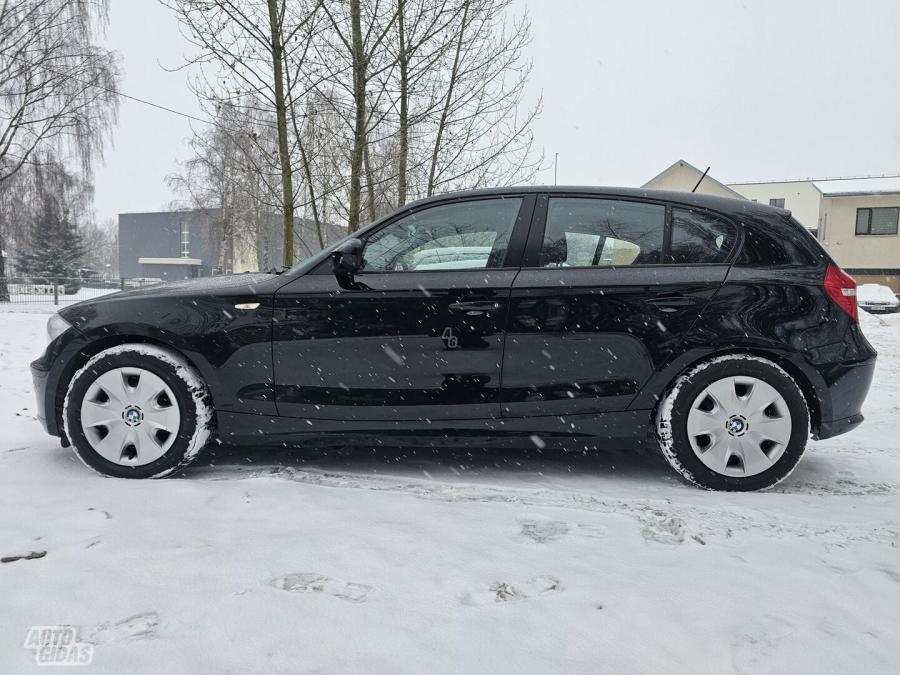 Black BMW 116 2009 in Kaunas, with an engine capacity of 2.00 L and mileage of 209 thousand km for 3650 €, photo 8 on AUTOMOTO.COM.LV