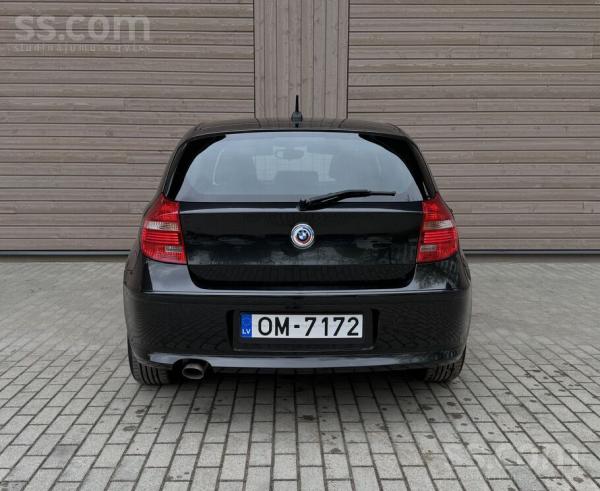 Melns BMW 116 2009 Jelgava, ar dzinēja tilpumu 2.00 L un nobraukumu 241 tūkst. km par 4350 €, foto 5 vietnē AUTOMOTO.COM.LV
