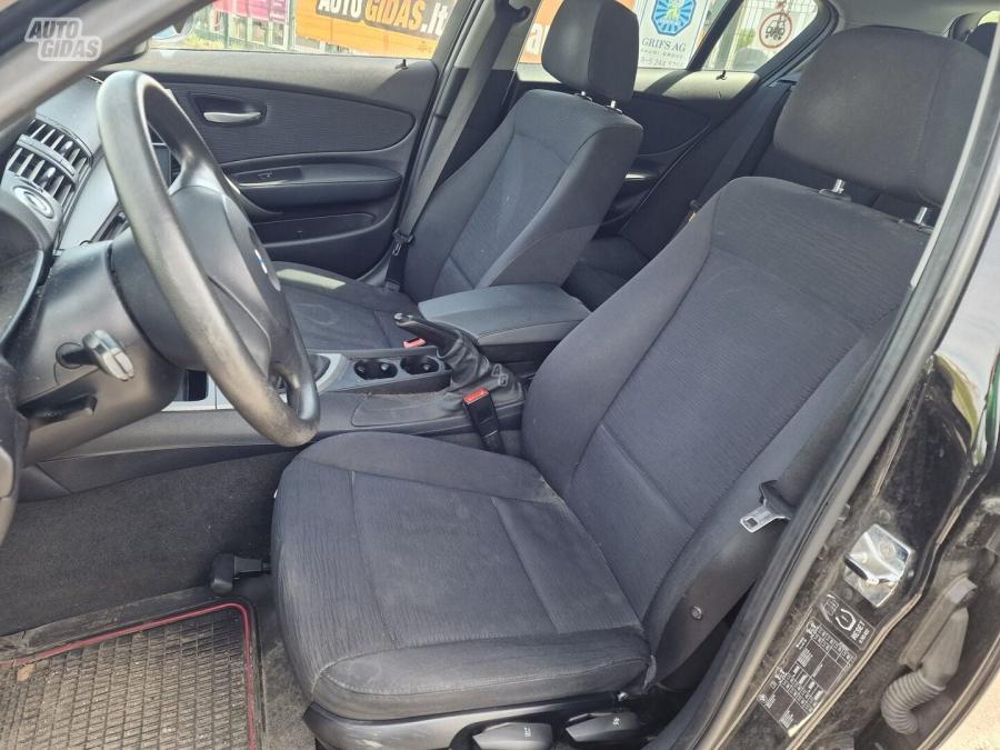 Black BMW 116 2009 in Kaunas, with an engine capacity of 1.60 L and mileage of 203 thousand km for 2900 €, photo 13 on AUTOMOTO.COM.LV