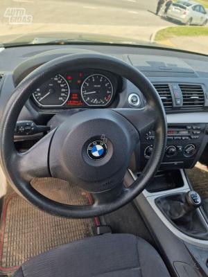 Black BMW 116 2009 in Kaunas, with an engine capacity of 1.60 L and mileage of 203 thousand km for 2900 €, photo 15 on AUTOMOTO.COM.LV